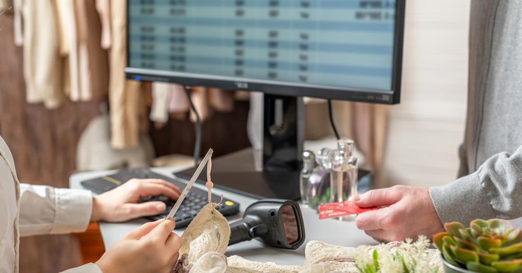 How to stay safe when facing customer abuse | Guidance | Retail Trust